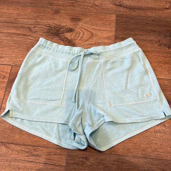 ALO Yoga | Shorts | Alo Shorts | Poshmark